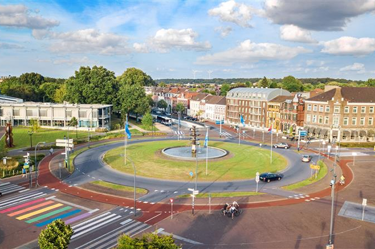 Webinar: Review Roundabout Design with Swept Path Analysis in 2D & 3D ...